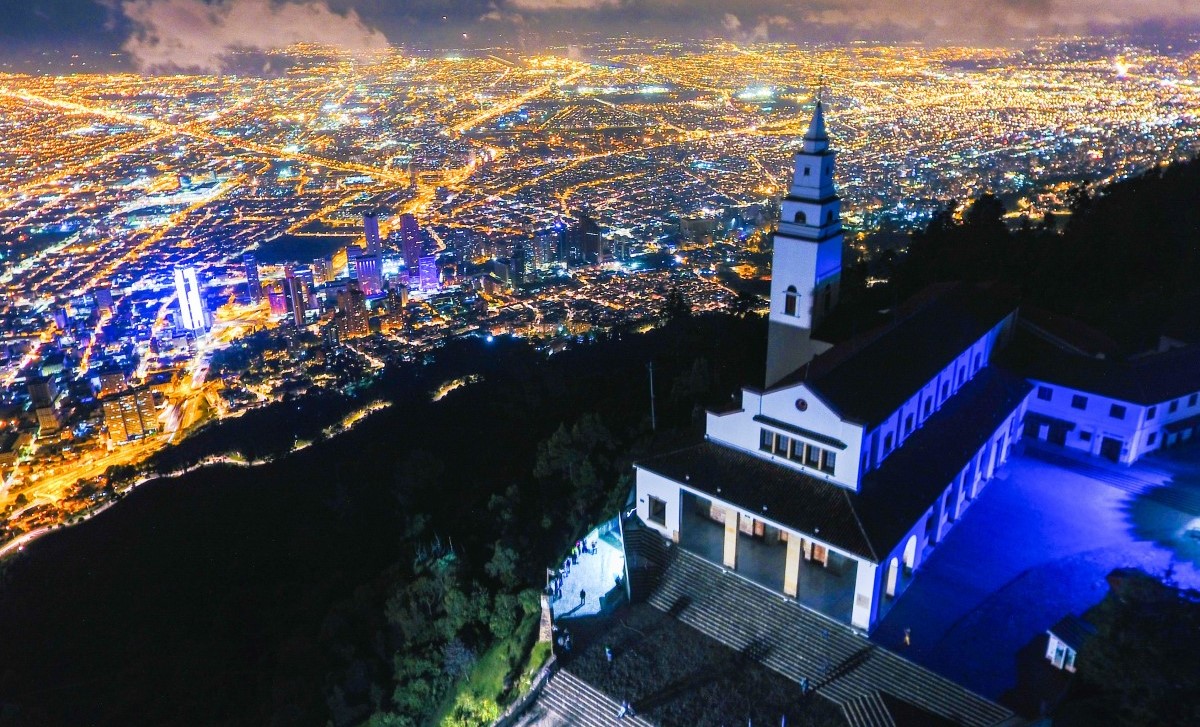 Subir al Cerro de Monserrate: La mejor vista de Bogotá desde las ...