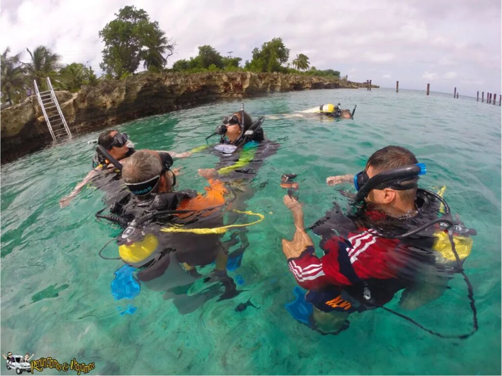 Combo de Actividades #13: Parasail + Noche Blanca + Buceo + Tour VIP a ...